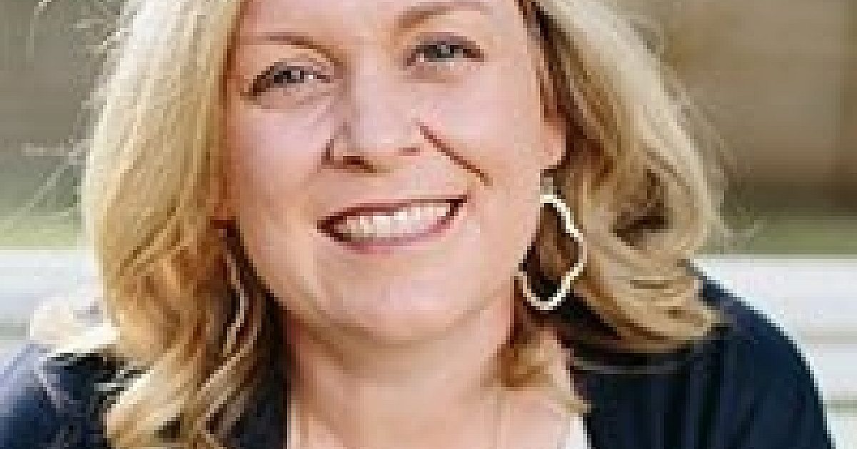 Becky Eldredge | Loyola Press