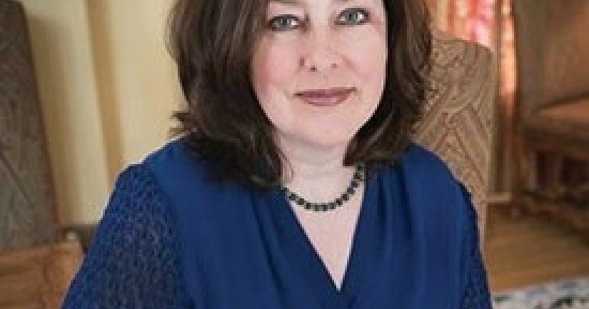 Elizabeth Kelly | Loyola Press