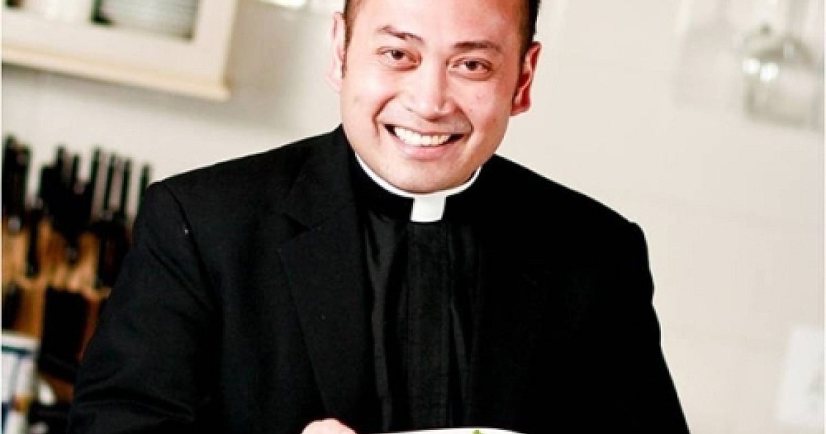 Food Network Priest Cooks Up Winning Recipe for Family… | Loyola Press